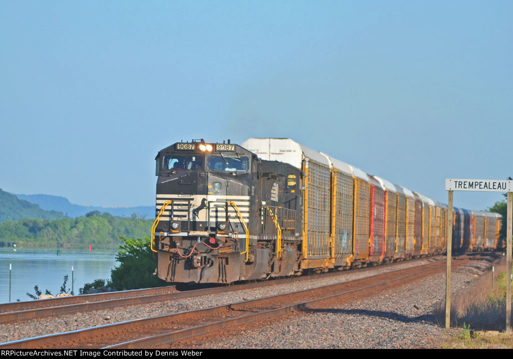 NS 9087, BNSF's St.Croix Sub.